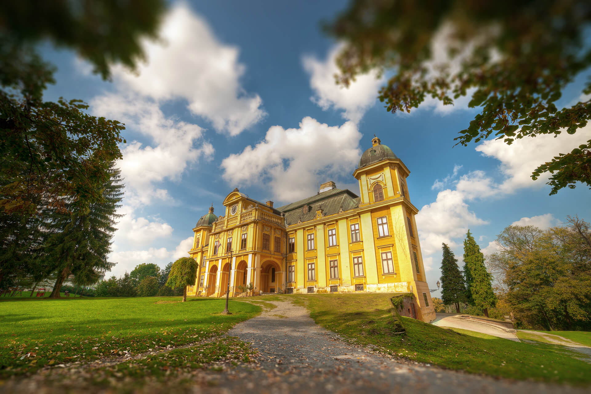 Taxi Wizi Нашице I Најевтиното такси во Нашице